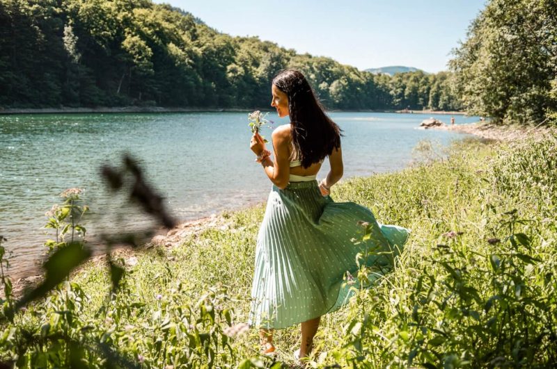 11 Easy Tips for Instagram Poses That Will Elevate Your Game