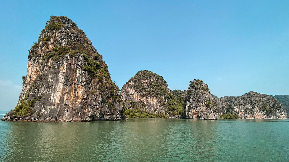 Exploring Ha Long Bay by Boat: Tips and What to Expect